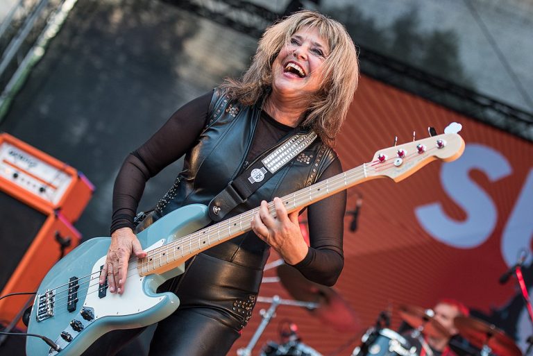 Rock 'n' Roll Kraliçesi Suzi Quatro: Uncovered | Dark Blue Notes