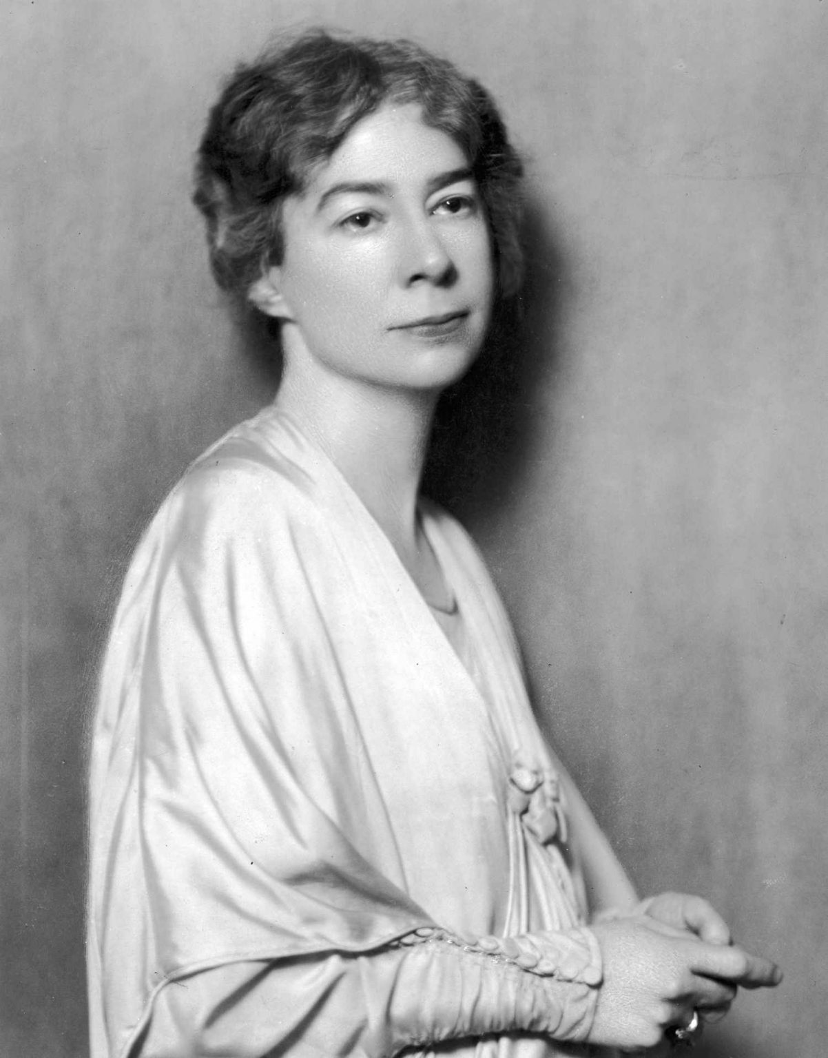 İki Kadın... Çok Şiir... Aga Zaryan - Sara (Warner Music 2022) | Dark ...