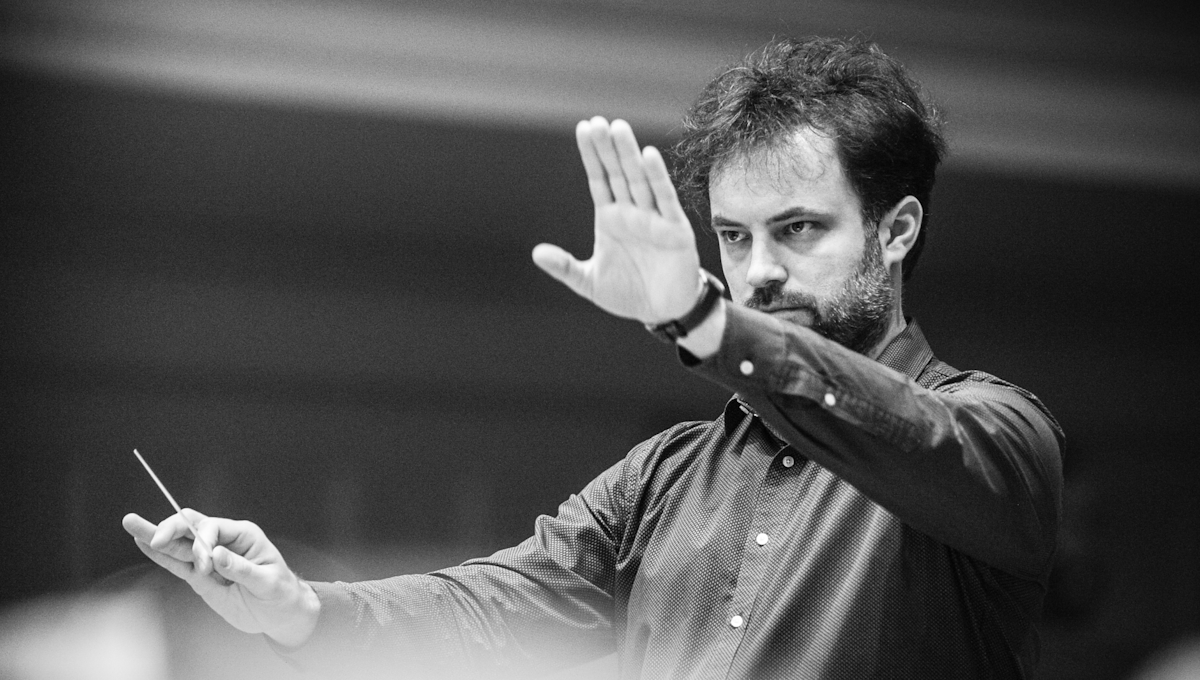 Polonyalı Orkestra Şefi Łukasz Borowicz ile Röportaj | Dark Blue Notes