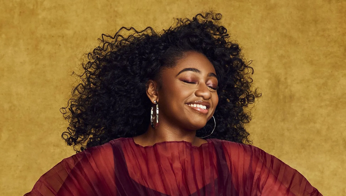 Samara Joy: Cazın Yeni Nesil Divası | Dark Blue Notes